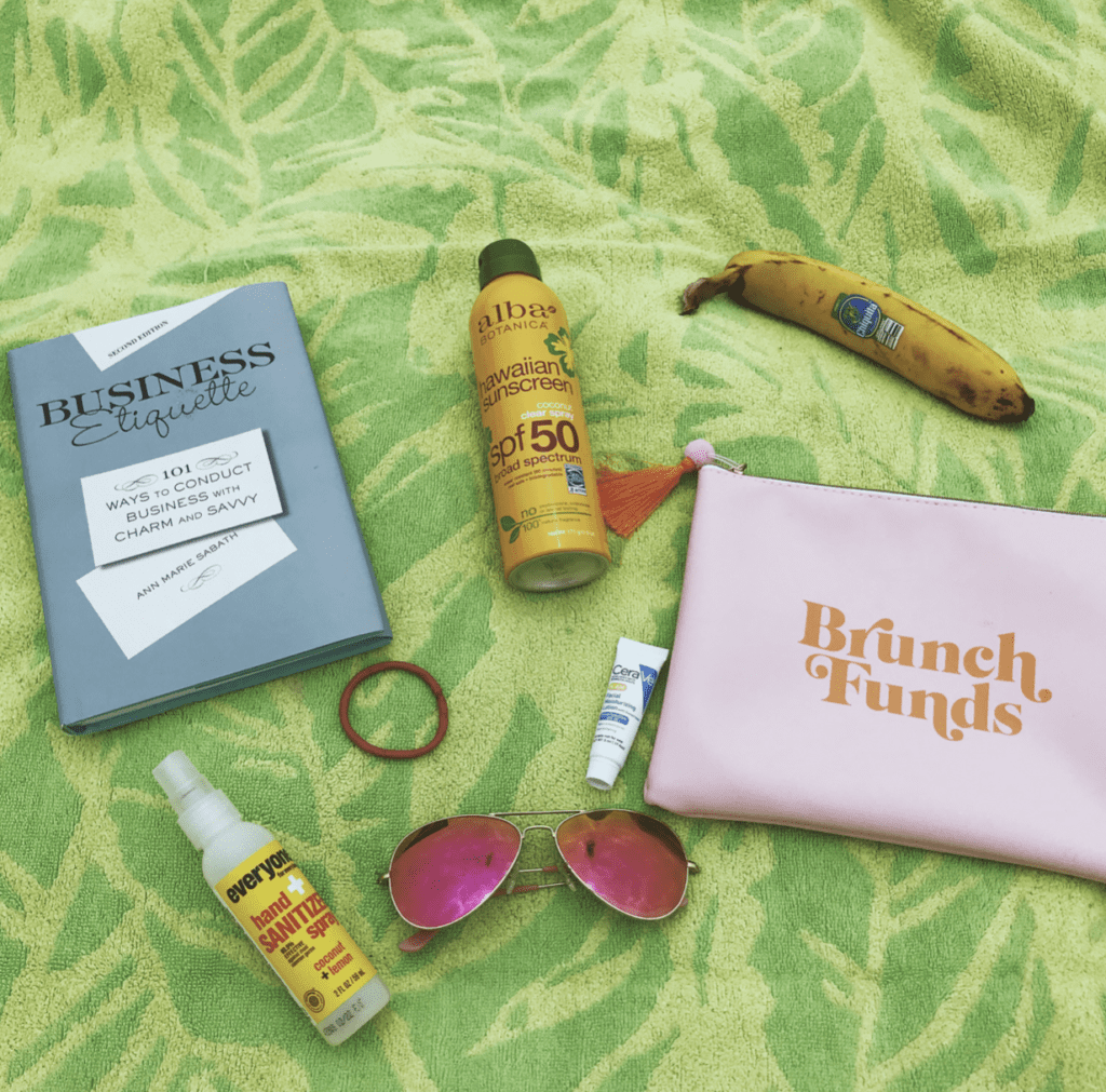 10 Beach Day Bag Essentials that You Actually Need - By Annabelle Rose