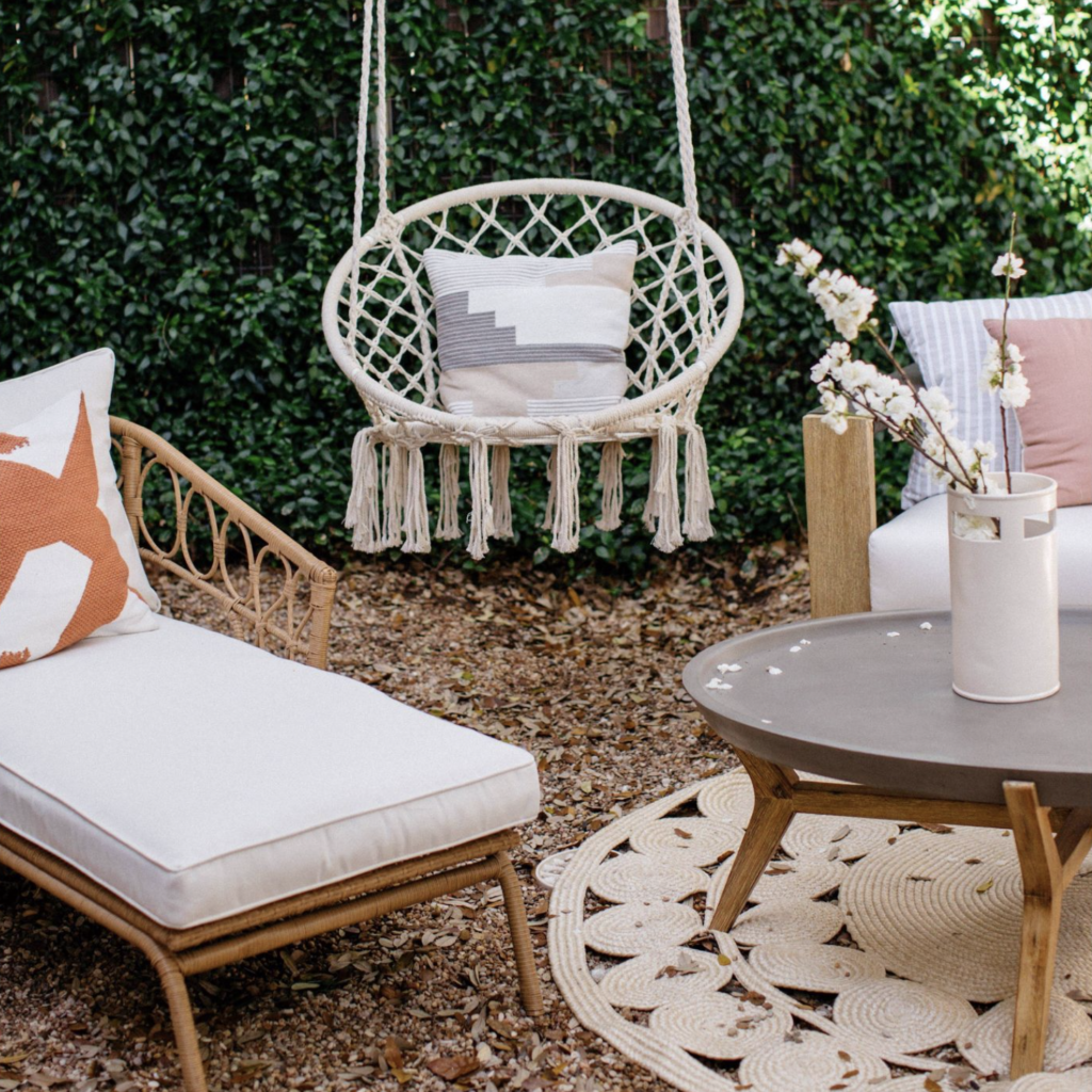 UPGRADE YOUR PATIO DECOR WITH THESE AMAZING OUTDOOR RUGS