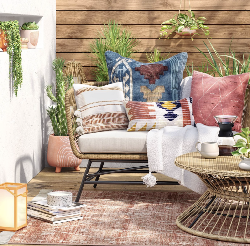UPGRADE YOUR PATIO DECOR WITH THESE AMAZING OUTDOOR RUGS