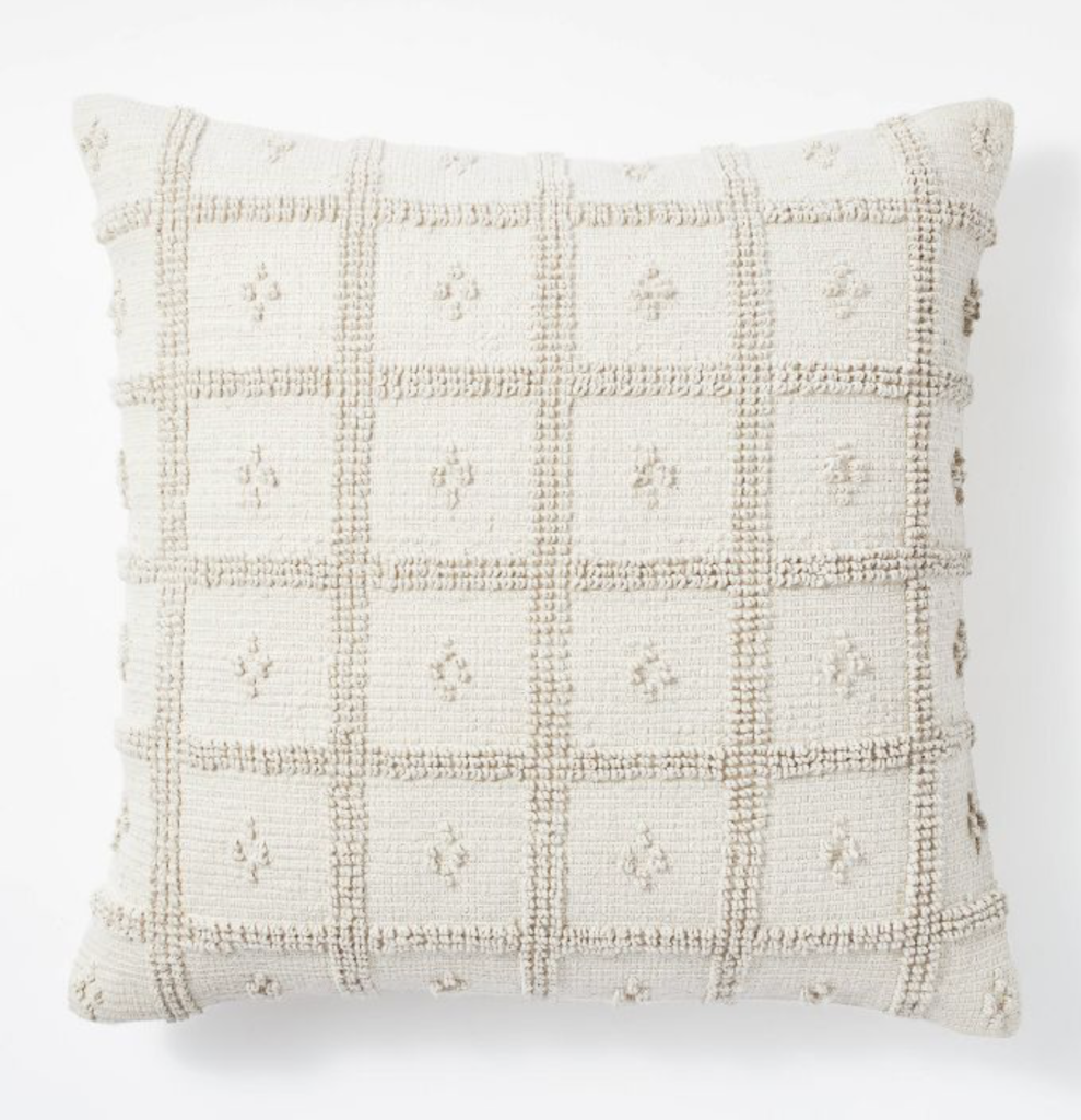 THE ULTIMATE GUIDE TO NEUTRAL THROW PILLOWS FOR SUMMER YOU MUST SEE