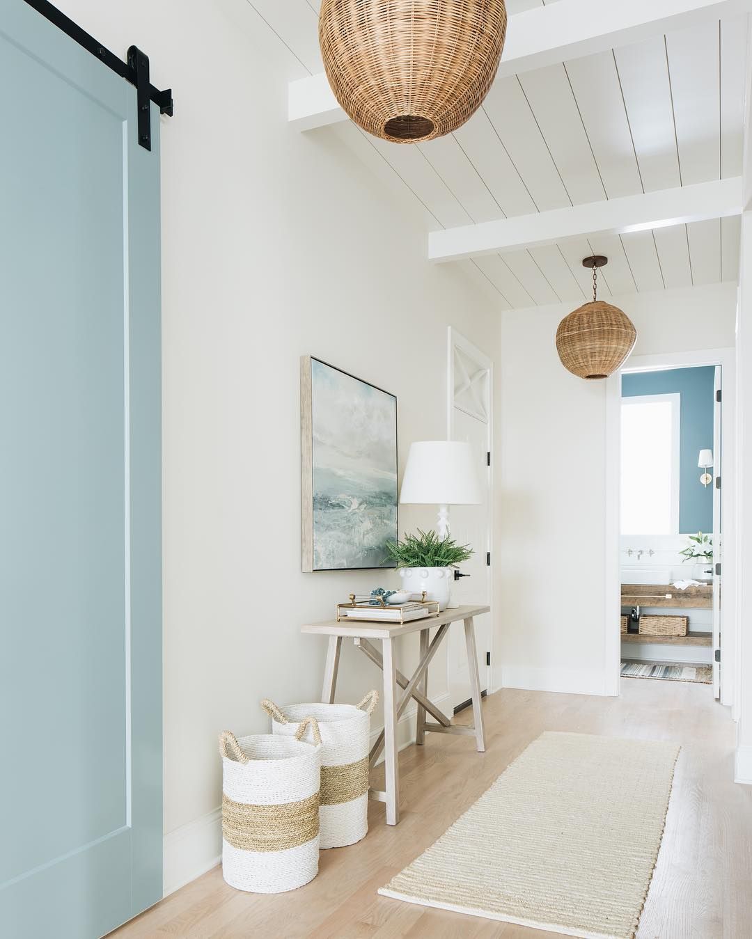 6+ STUNNING COASTAL ENTRYWAY IDEAS WE CAN’T GET ENOUGH OF