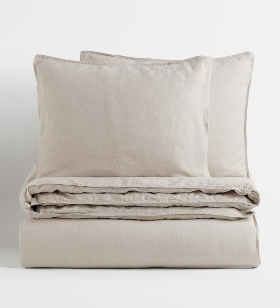 AMAZING NEUTRAL BEDDING SETS WE’RE IN LOVE WITH